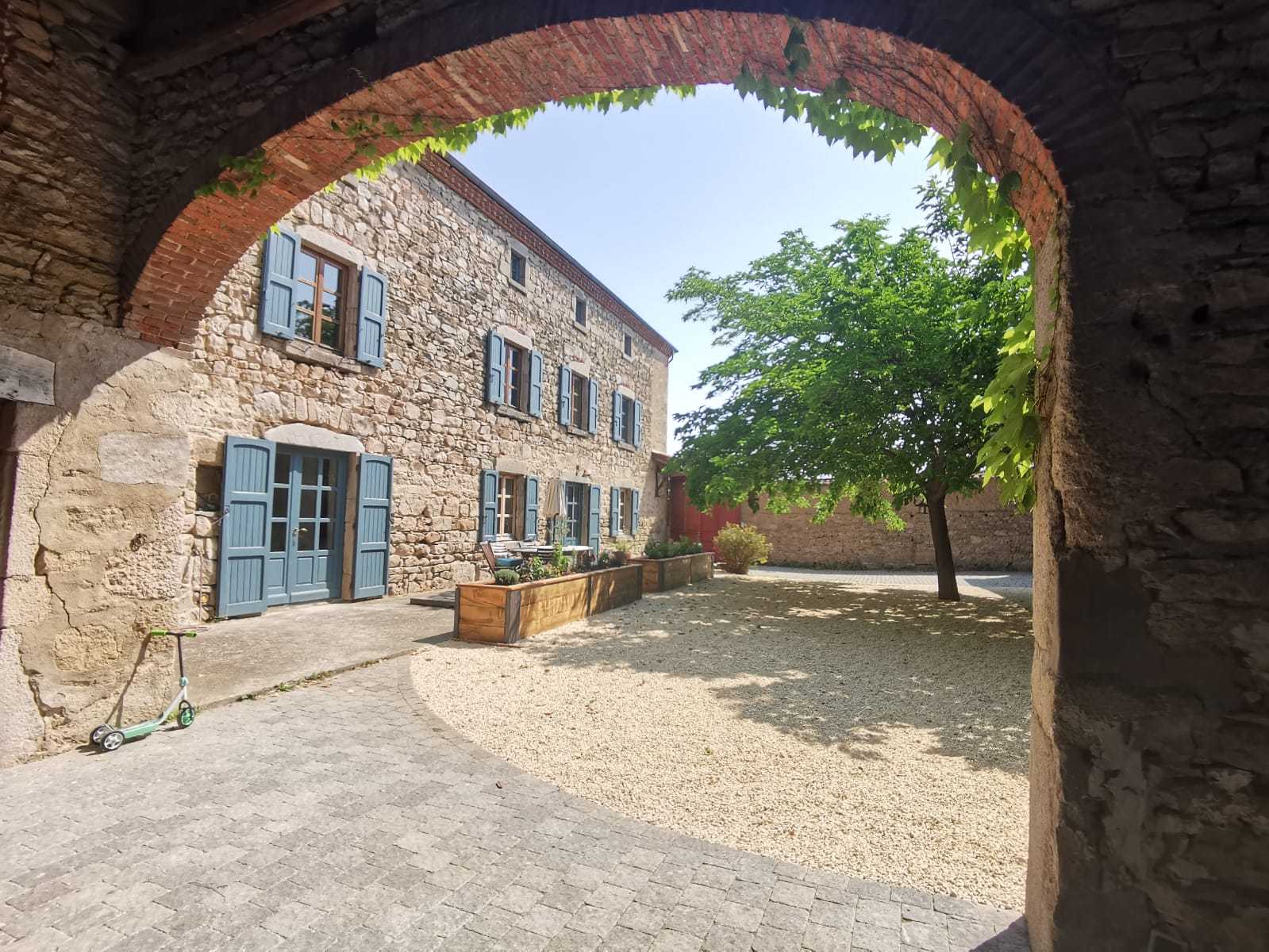 Chantier participatif : du rejointoiement en façade - Terre, Pierre et ...